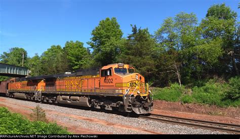 Bnsf 4002