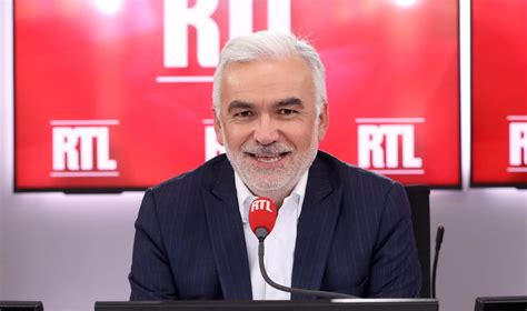 Pascal Praud « Nu Dans Paris Le Journaliste Est Prêt à Tout