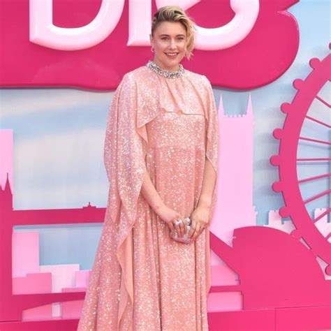 大ヒット「バービー」の女性監督 上映中の映画館にこっそり出没 観客の背後から反応チェック｜よろず〜ニュース