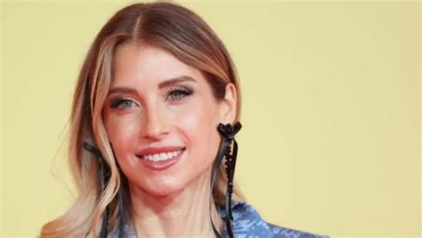 Cathy Hummels Tollt Im Bikini Durch Den Schnee Buntede