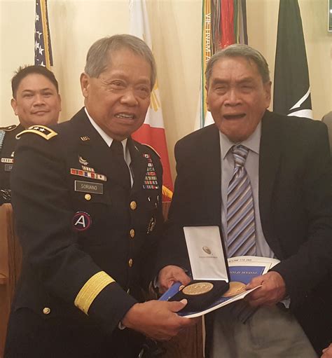 Old Soldiers Remember Friends Sufferings At Sf Gold Medal Rites