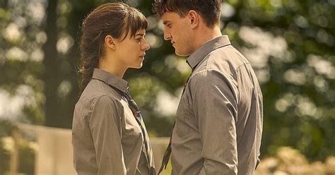Normal People Série Com Cenas Quentes E História De Amor Nada