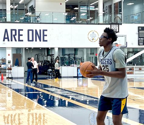 Source Indiana Pacers Center Jalen Smith Declining 5 4 Million Player Option