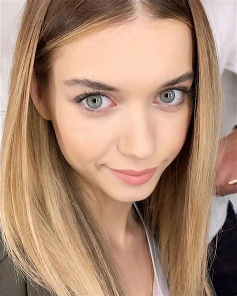 Afra Saracoglu 🌜 Takipfollow Turskeserijeofficial On Instagram 🖤