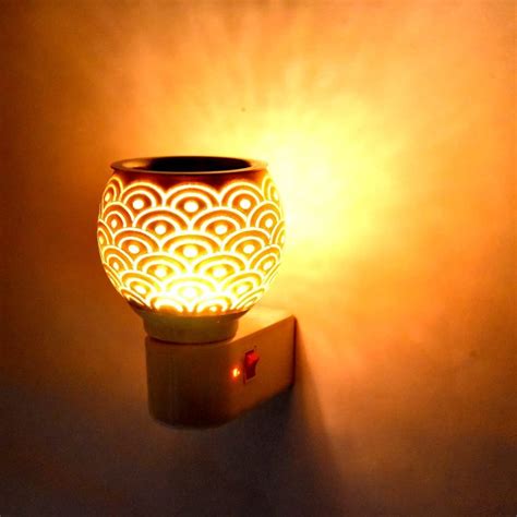 Kapur Dani Electrical Glass Kapoor Dani Essential Oil Diffuser With On Off Switch To Toggle