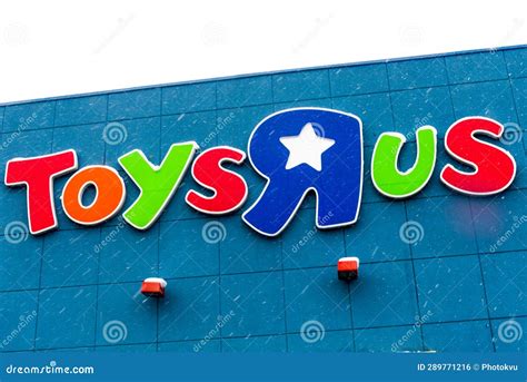 Toys R Us Store Sign In Toronto Editorial Photo Image Of Toronto