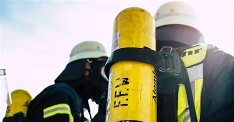 Požar U Brodogradilištu U Njemačkoj Gasilo 400 Vatrogasaca