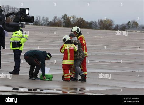 11 November 2023 Thuringia Erfurt Rescue Workers Transport An Extra