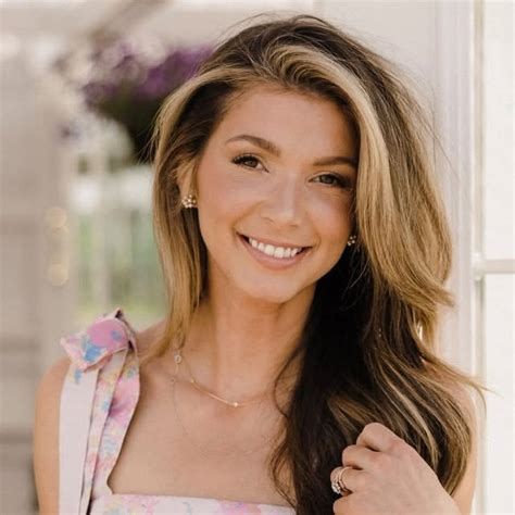 Skin Care Enthusiast And Dream Builder Lindsaydickerhoof On Threads