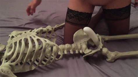 Free Skeleton Porn Videos Xhamster