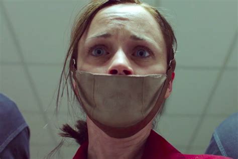 The Handmaids Tale Finally Lets Alexis Bledel Do Some Acting Decider