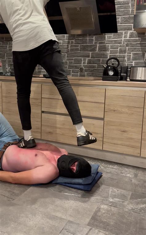 86kg Master Trampling With Soccer Shoes