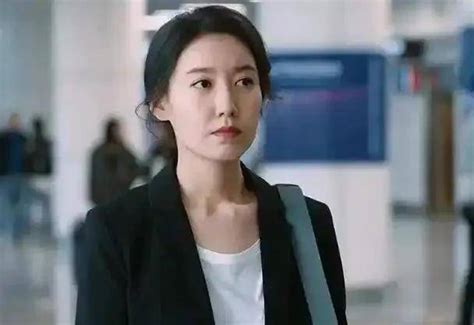 隐瞒”了我们41年，原来她就是靳东的亲妹妹，怪不得能够大红大紫靳婷哥哥故事