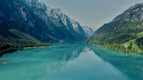 Река в горах Река Горы Скалы Отражение Прозрачная вода Пейзаж