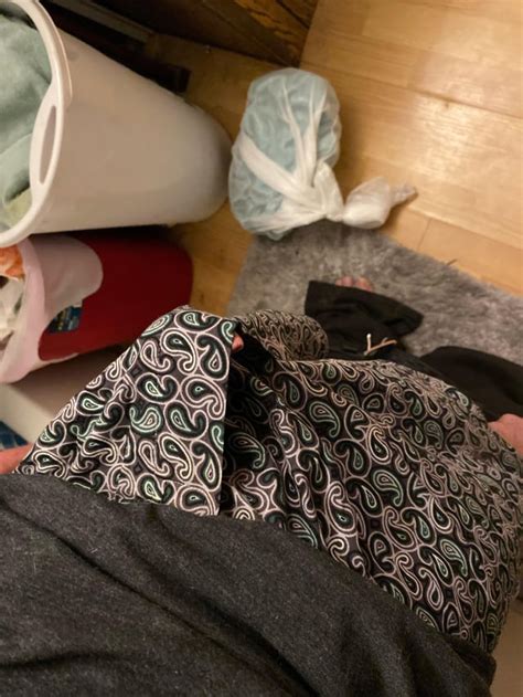 Pre Shower Bulge R Bulges