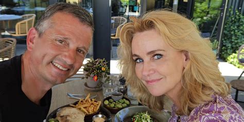 Fotos Dit Zijn De Mooie Vrouw En Dochters Van Aanvoerder Virgil Van