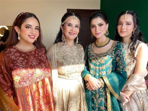 Actress Munazzah Arif Looks Beautiful At Her Sons Wedding Reviewit Pk