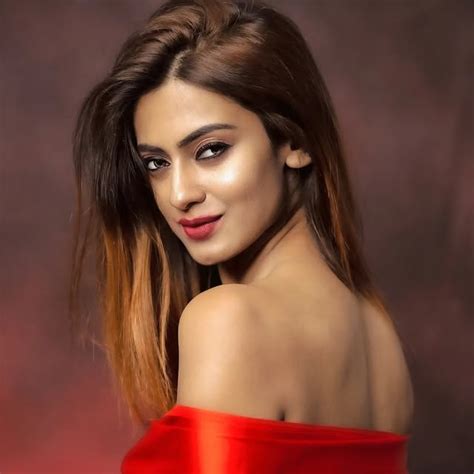 𝐒𝐖𝐀𝐓𝐇𝐈 𝐊𝐑𝐈𝐒𝐇𝐍𝐀𝐍 𝐌𝐎𝐃𝐄𝐋 Swathikrishnan17 • Threads Say More