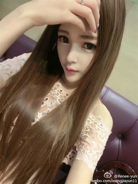 Chinese In Beauty 女神王嘉韵性感酥胸自拍诱惑