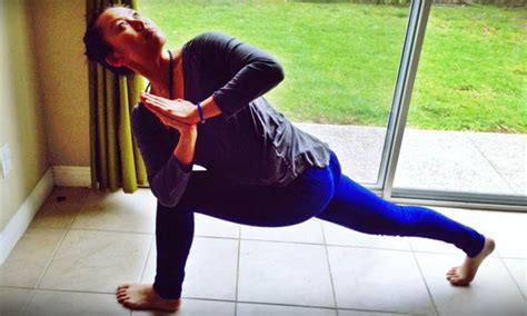 Crescent Lunge Yoga Pose