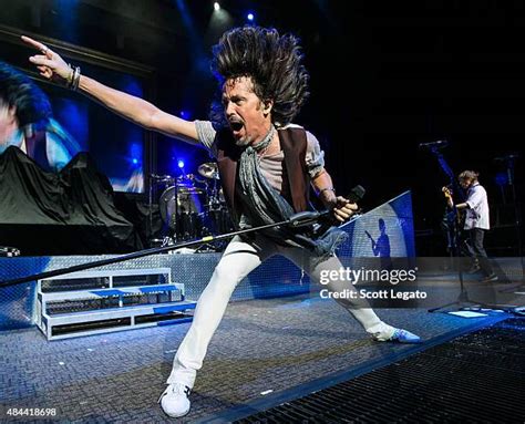 Kelly Hanson Photos And Premium High Res Pictures Getty Images