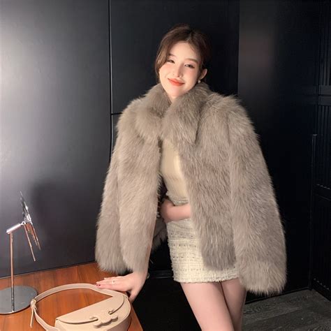 新款仿狐狸毛时尚皮毛一体大衣2025冬季短款立领加厚毛毛外套女 阿里巴巴