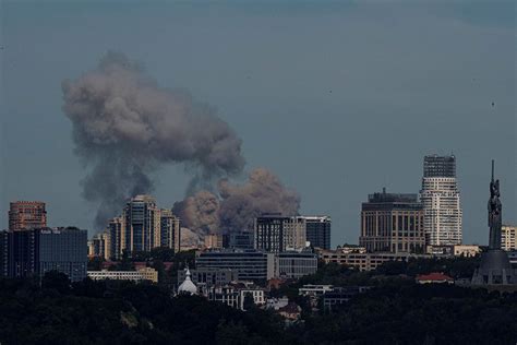 En Fotos Las Impactantes Imágenes Del Ataque Ruso Con Misiles A Ucrania