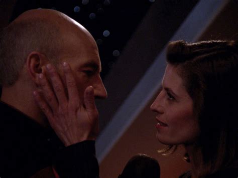 Star Trek Picard Season Solves The Captains Weird Love Life Mystery