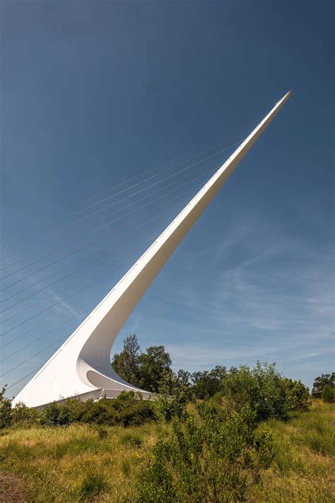 Sundial Bridge — Turtle Bay
