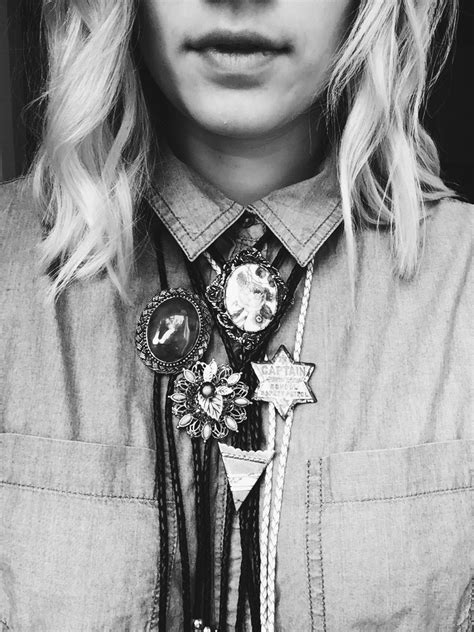 Female Bolo Tie Outfit How To Wear A Bolo Tie Woman Western Gothic