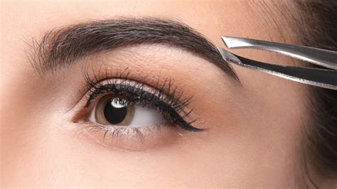 How To Shape Your Eyebrows Without Makeup Saubhaya Makeup
