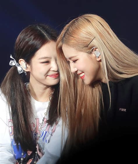 12 Times Blackpinks Rosé And Jennie Were Total Friendship Goals Koreaboo