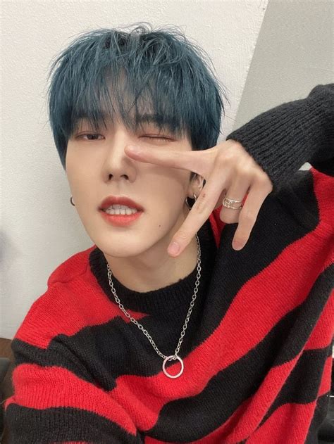 [ Ox] ️ 갑자기 눈 모야 다들 눈 길 조심하구 따듯하게 입기 오늘도 너무 고마워~ ️ Omega X 오메가엑스 정훈