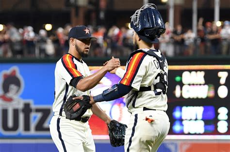 Astros Roberto Osuna Should Remain Houstons Closer