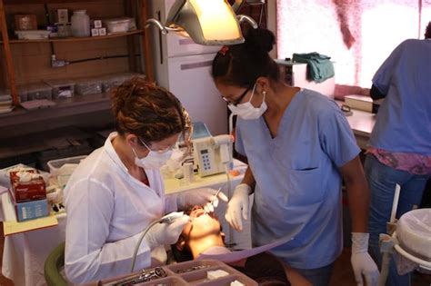 Dentistry Shoulder To Shoulder