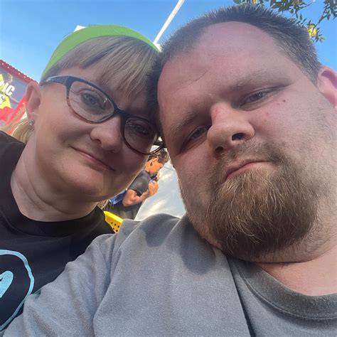 Mrandmrsuglys Profile Vids Pics And More Manyvids Manyvids