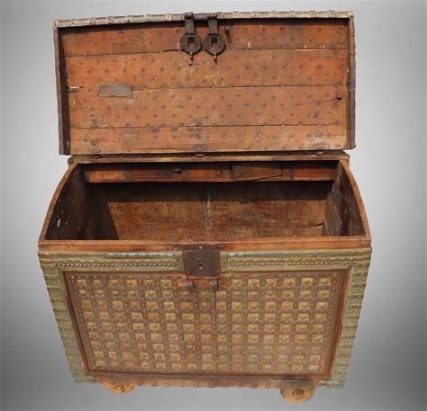 Vintage Indian Dowry Chest On Wheels 1920s For Sale At Pamono