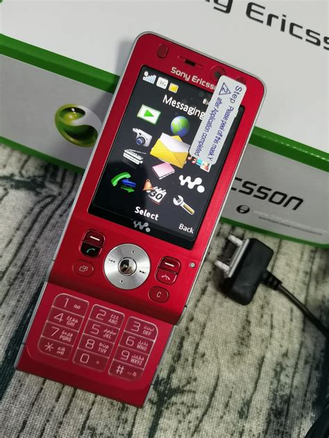 Sony Ericsson Sony Ericcson Walkman W910i Red Unlocked Cellular