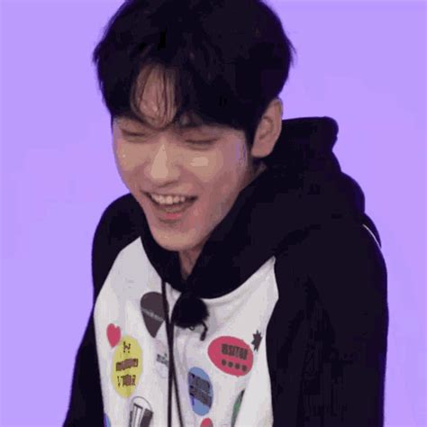Txt Soobin Teasing Surprised Pose Txt  Txt Soobin Teasing