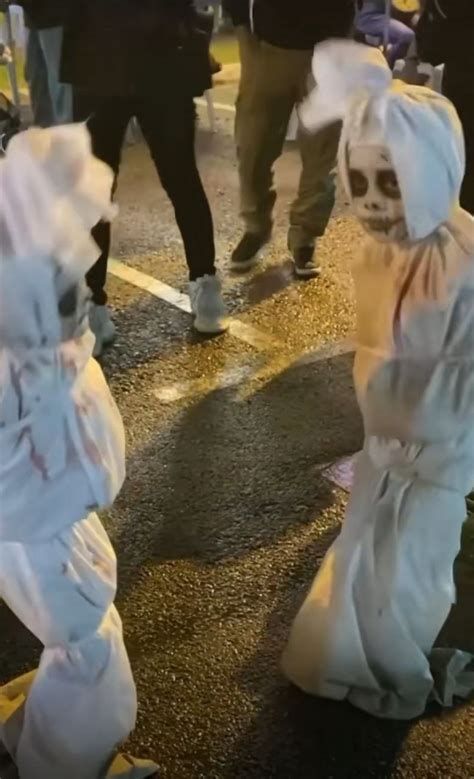 Video Pocong Cute Si Cilik Pakai Kostum Siap Berjoget Ini Tarik