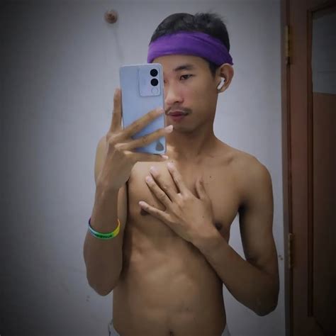 ពូ៚ ភួ៚ 03927547 • Threads Say More