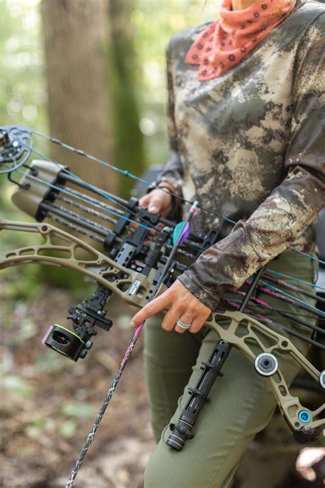 Eva Shockey Bow Hunting