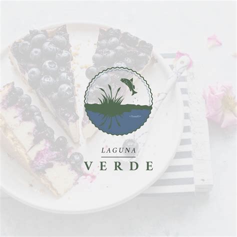 Placinta De Mere Cu Inghetata De Vanilie Laguna Verde