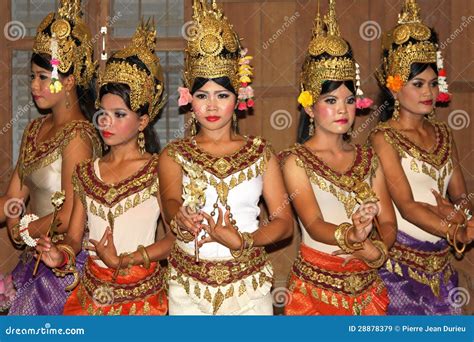 Khmer Classical Dance Performance In Cambodia Editorial Photo 57292257