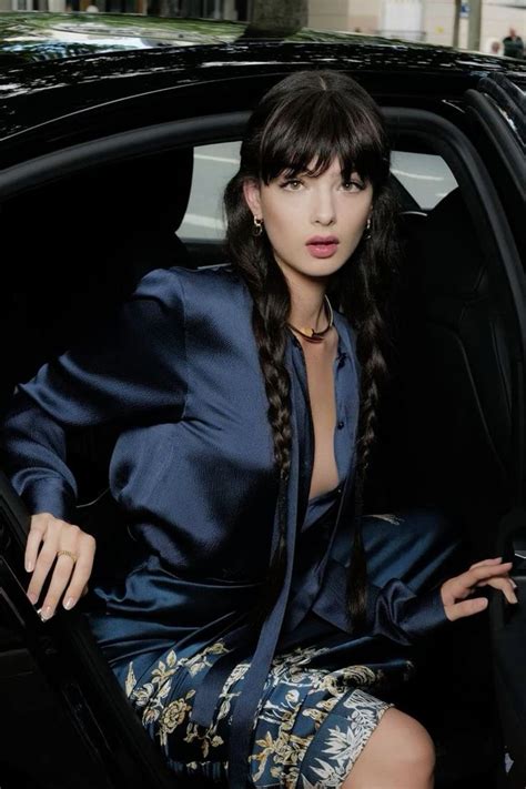 Pin De Hermez Chavo En Deva Cassel En 2024 Mujeres Belleza Mujer Otoño Invierno