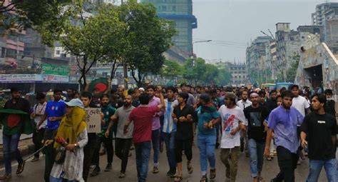 জবির ৪ শিক্ষার্থী গুলিবিদ্ধ অবস্থা আশঙ্কাজনক