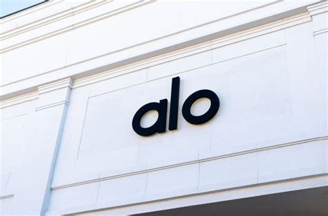 【lawa 說品牌】從小眾成為瑜珈品牌的「聖殿」alo Yoga 如何大殺四方成 Yoga 界特斯拉？ 洛杉磯週報 亞洲版