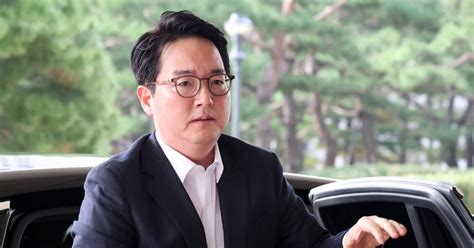 출근하는 심우정 검찰총장