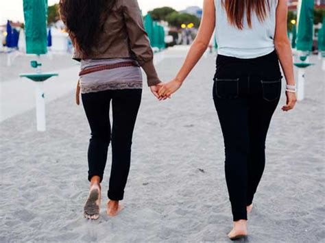 समलैंगिक संबंधांत अडसर पतीची हत्या Marathi News Crime News