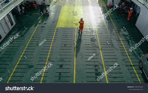 424 Imágenes De Roro Deck Imágenes Fotos Y Vectores De Stock Shutterstock